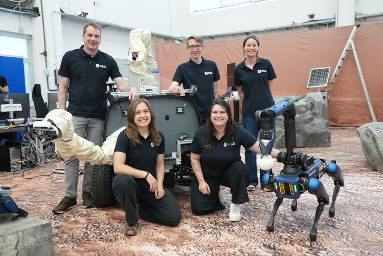 Training robots from space - AeroMorning